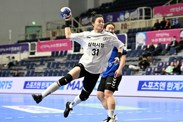 핸드볼 H리그, 남자부 5R MVP에 충남도청 오황제… 여자부 3R MVP는 삼척시청 김보은